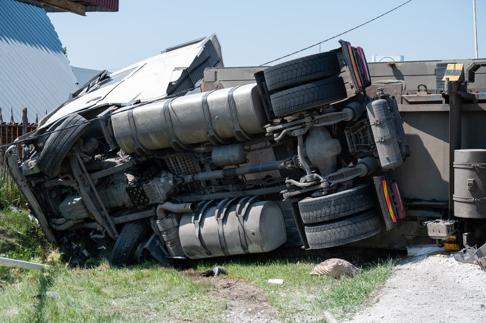 How Do Flatbed Truck Accidents Occur? - Queller, Fisher, Washor, Fuchs ...